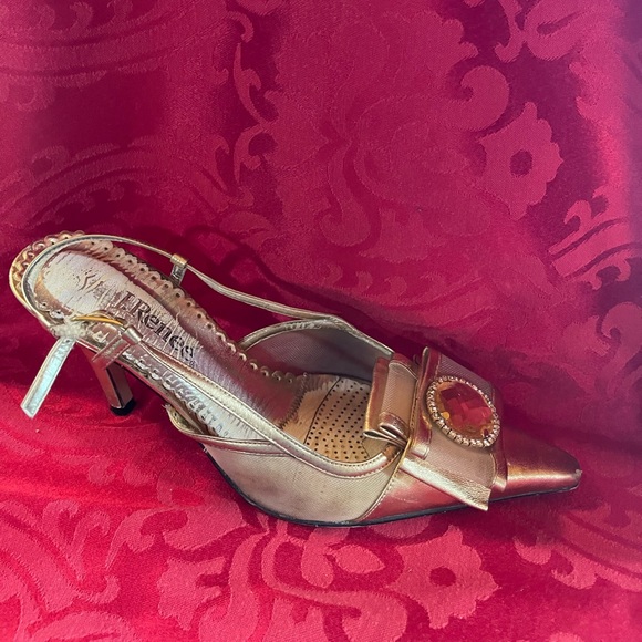 Shoes | 4 Gold Heel With A Gold Diamond Jrenee | Poshmark